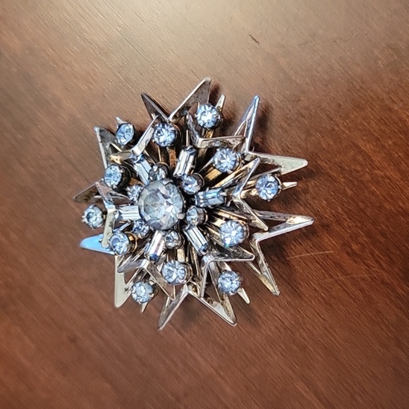 Coro | Jewelry | Vintage Coro Brooch | Poshmark